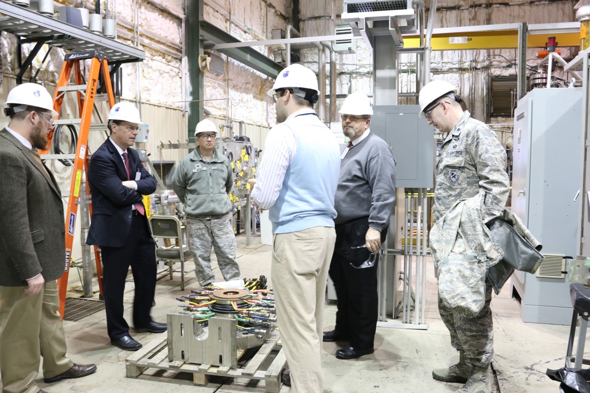 Army research leaders visit state-of-the-art-facility | Article | The ...
