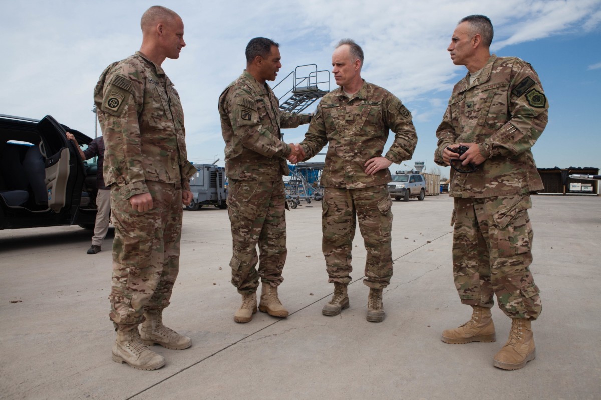 Lt. Gen. Michael Garrett, Commander, US Army Central (ARCENT), meets ...
