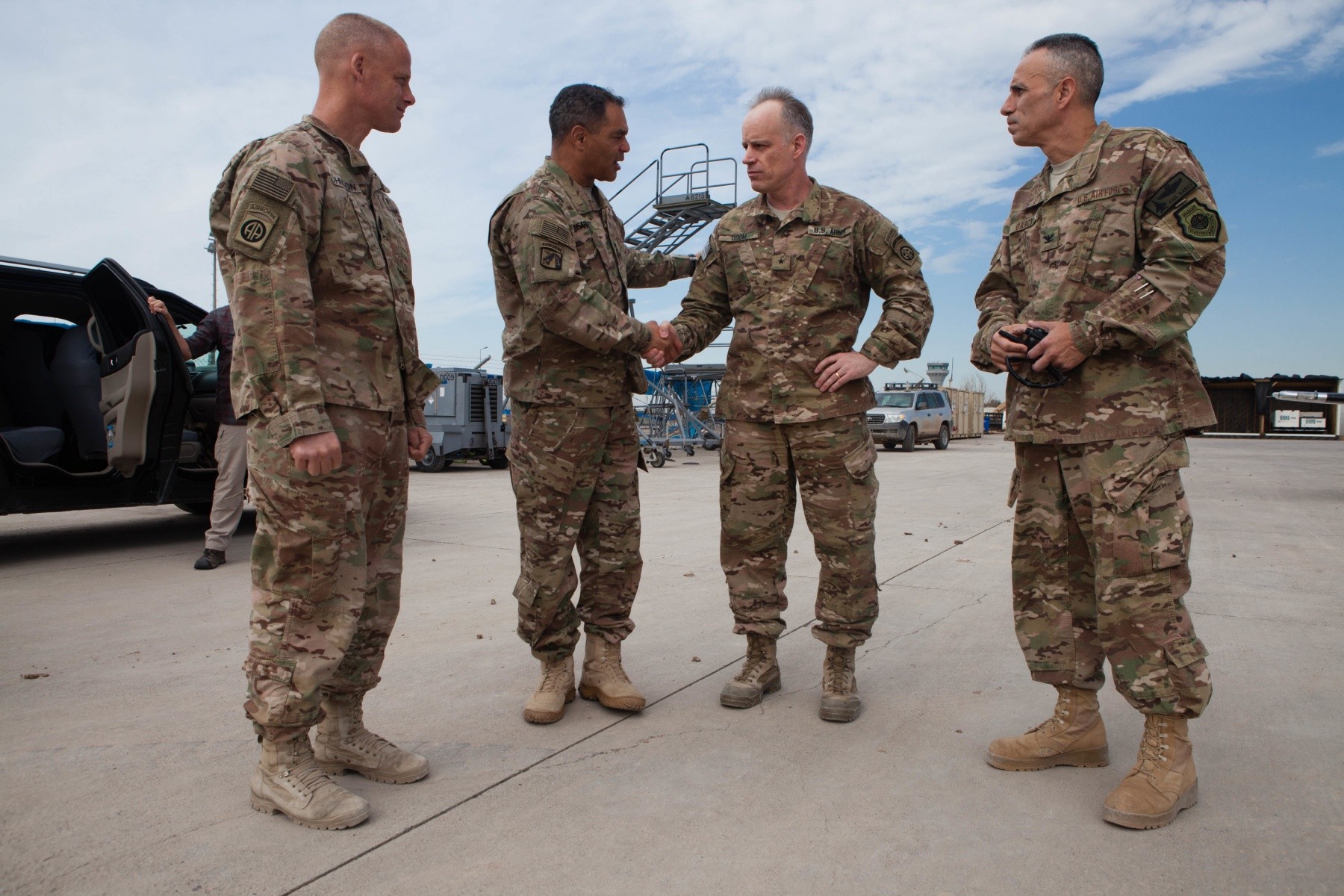 Lt. Gen. Michael Garrett, Commander, US Army Central (ARCENT), meets ...