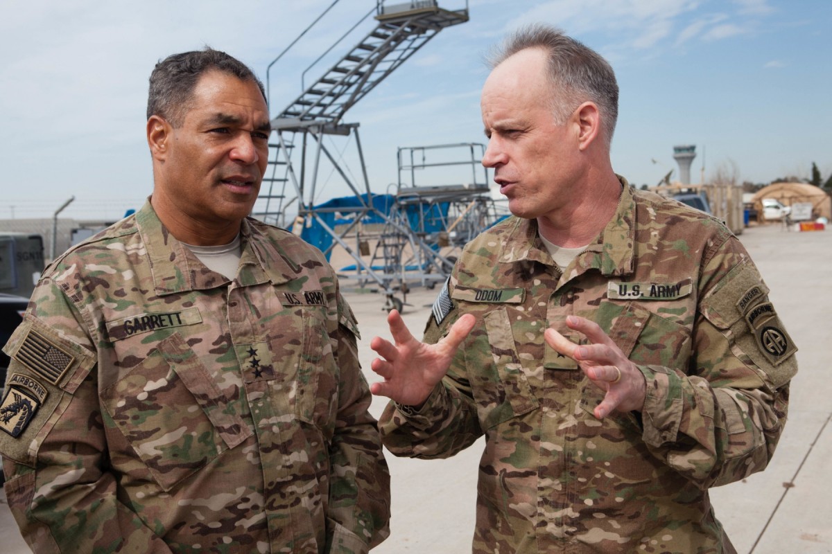 Lt. Gen. Michael Garrett, Commander, US Army Central (ARCENT), meets ...