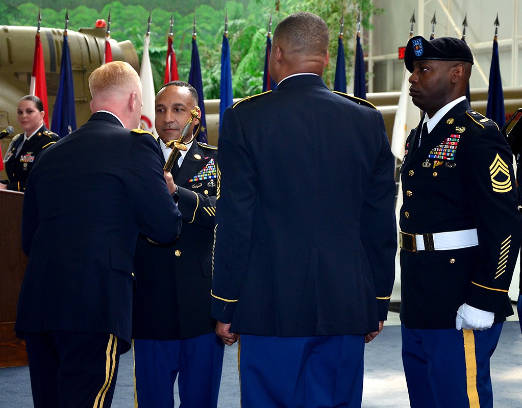 USACRC welcomes new command sergeant major | Article | The United ...