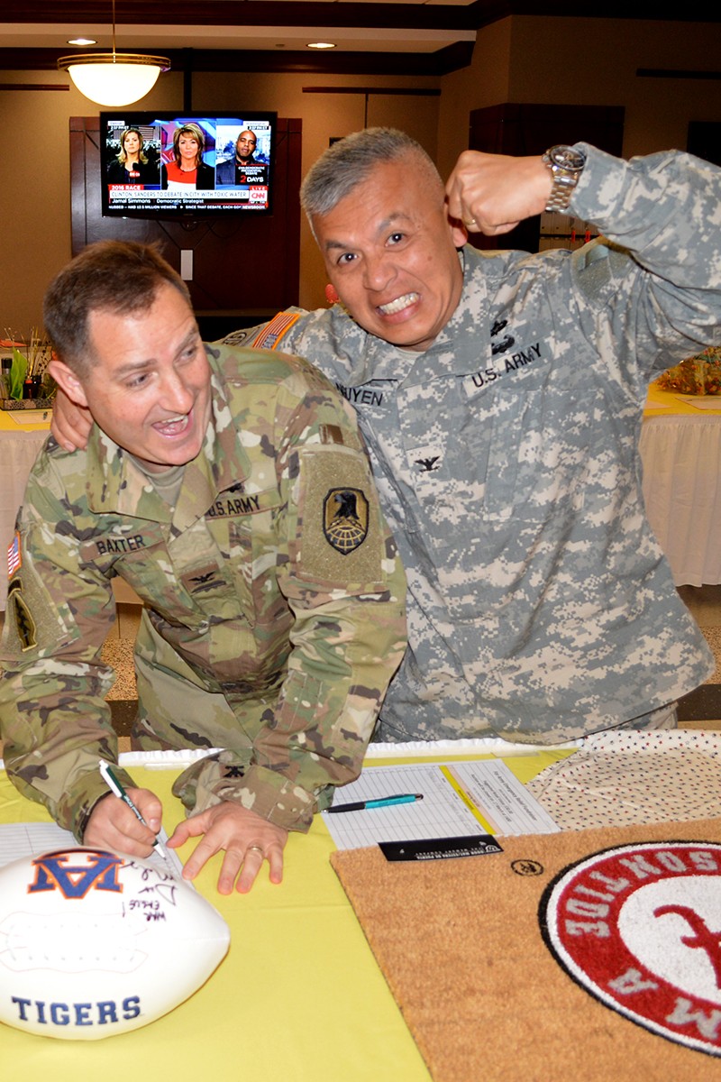 SMDC plays ball for AER | Article | The United States Army