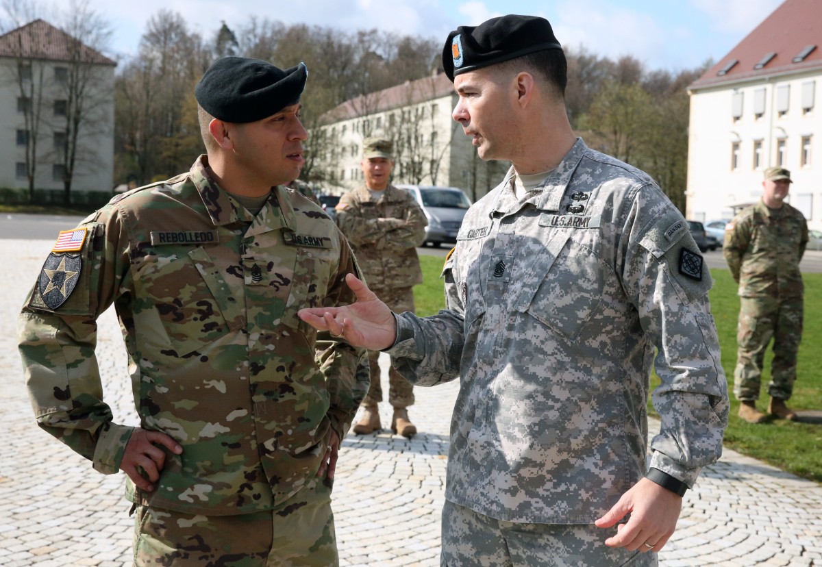 52nd Signal Battalion "MacArthur's Own" hosts change of responsibility ...