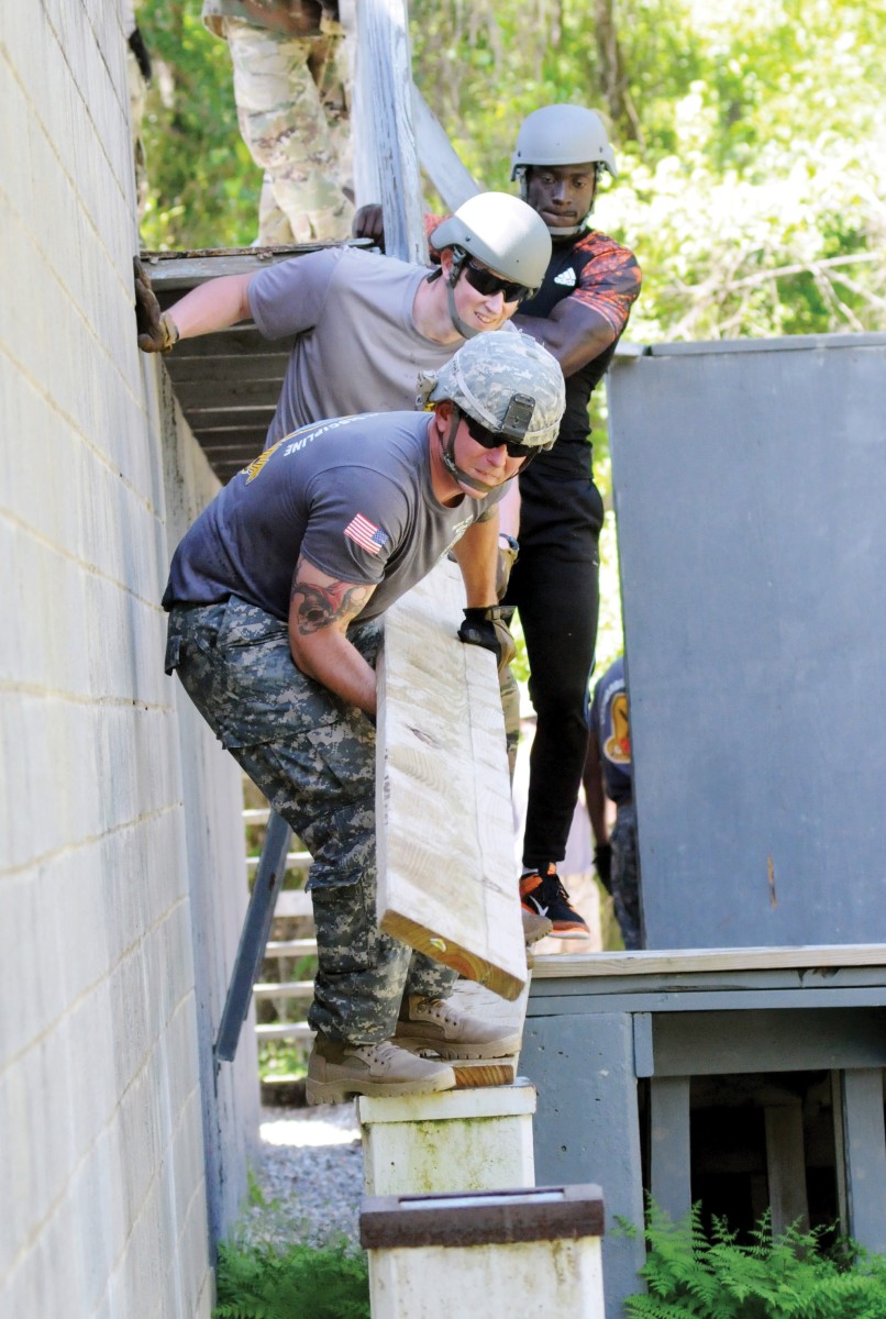 Soldiers, Columbus Lions take on Leaders Reaction Course | Article ...