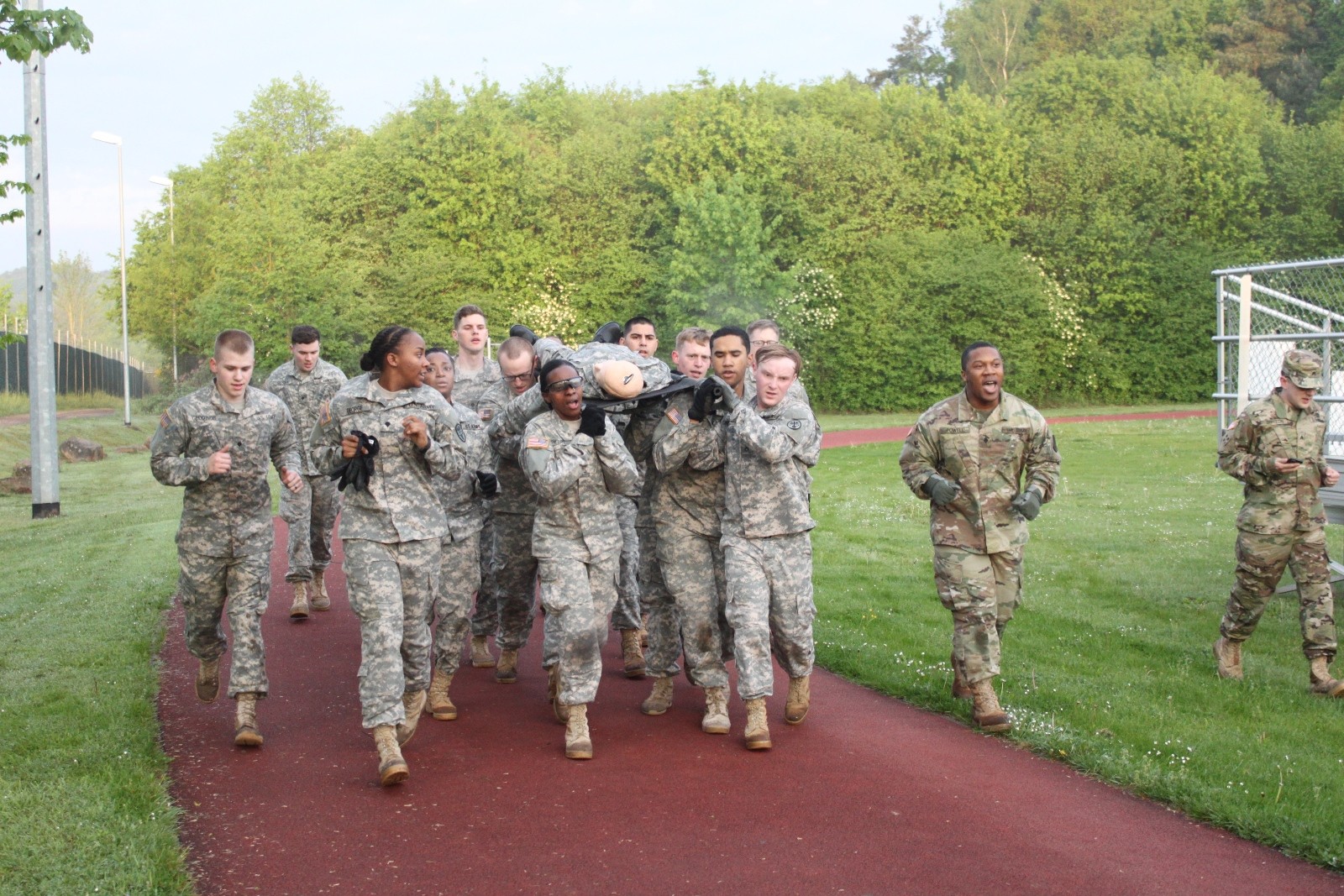 Junior enlisted medical Soldiers motivate through physical fitness ...