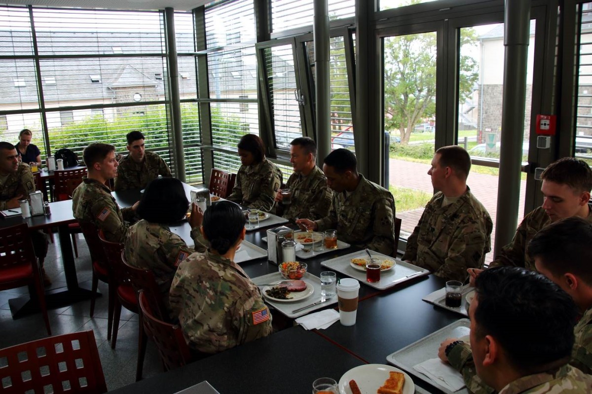 VCSA visits 16th Sustainment Brigade, receives Sustaining a Strong ...