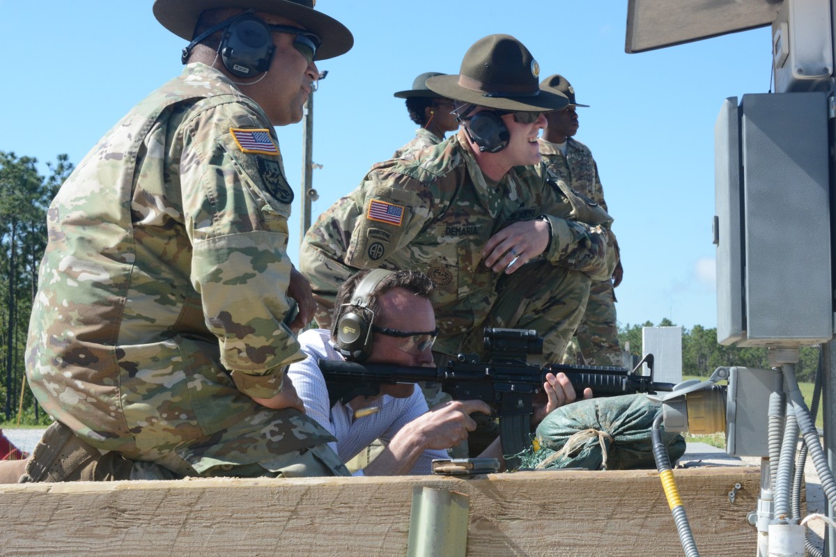 A 'premier installation' Army Secretary observes training on Fort ...