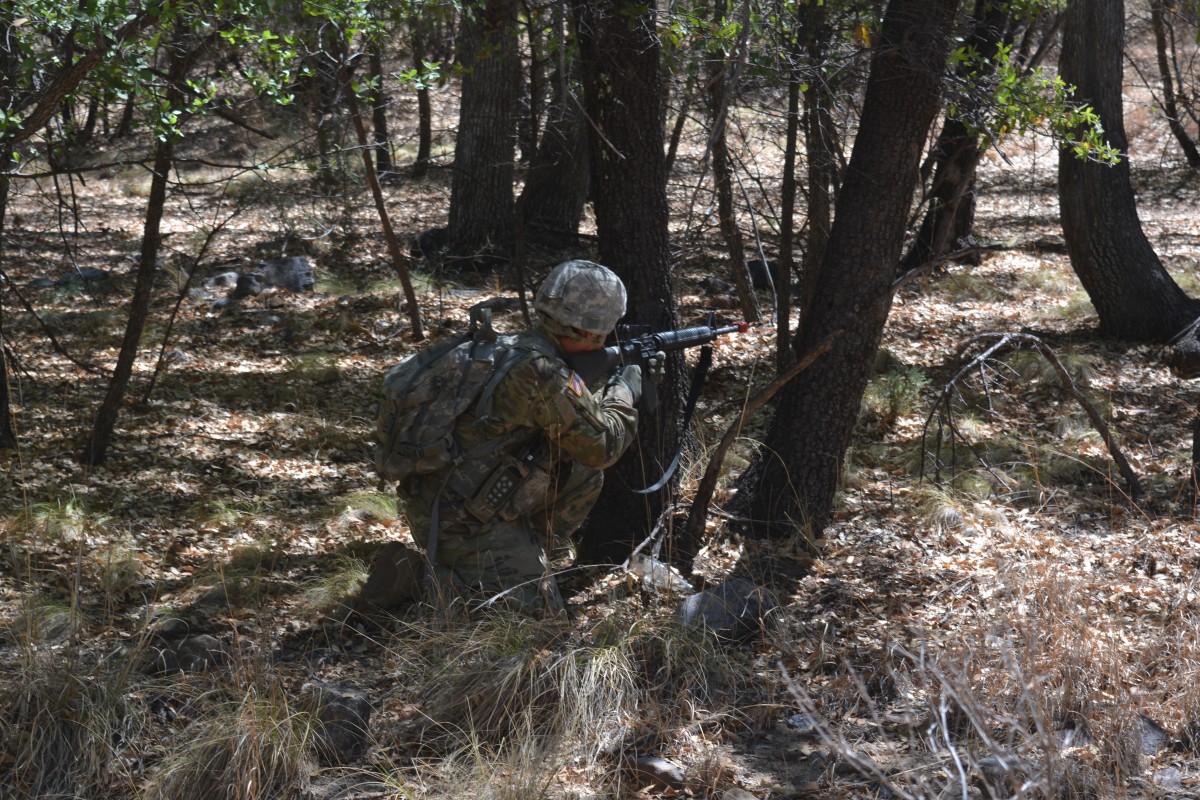 Soldiers simulate realistic scenarios while testing Rifleman Radio ...