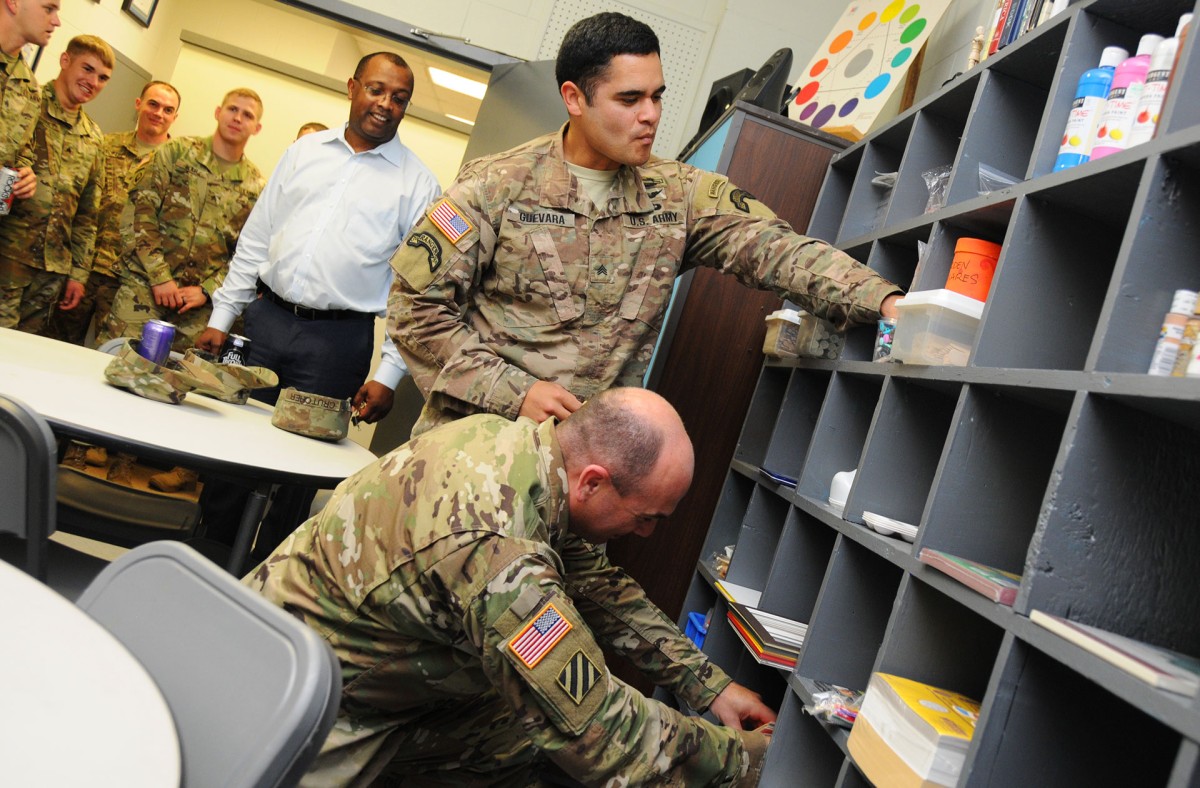 A space of their own: Arts and crafts center opens studio for Soldiers ...