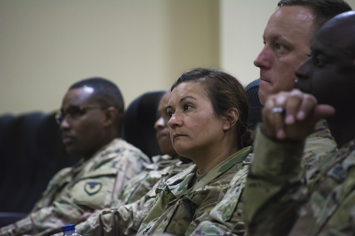 ASC's top enlisted man speaks with 401st AFSB Soldiers | Article | The ...