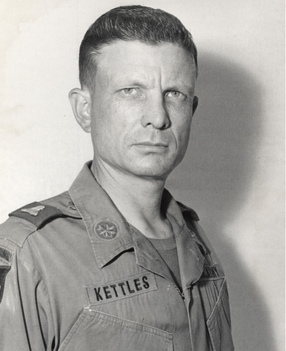 Long overdue honor: Daring Vietnam pilot remembers Medal of Honor ...