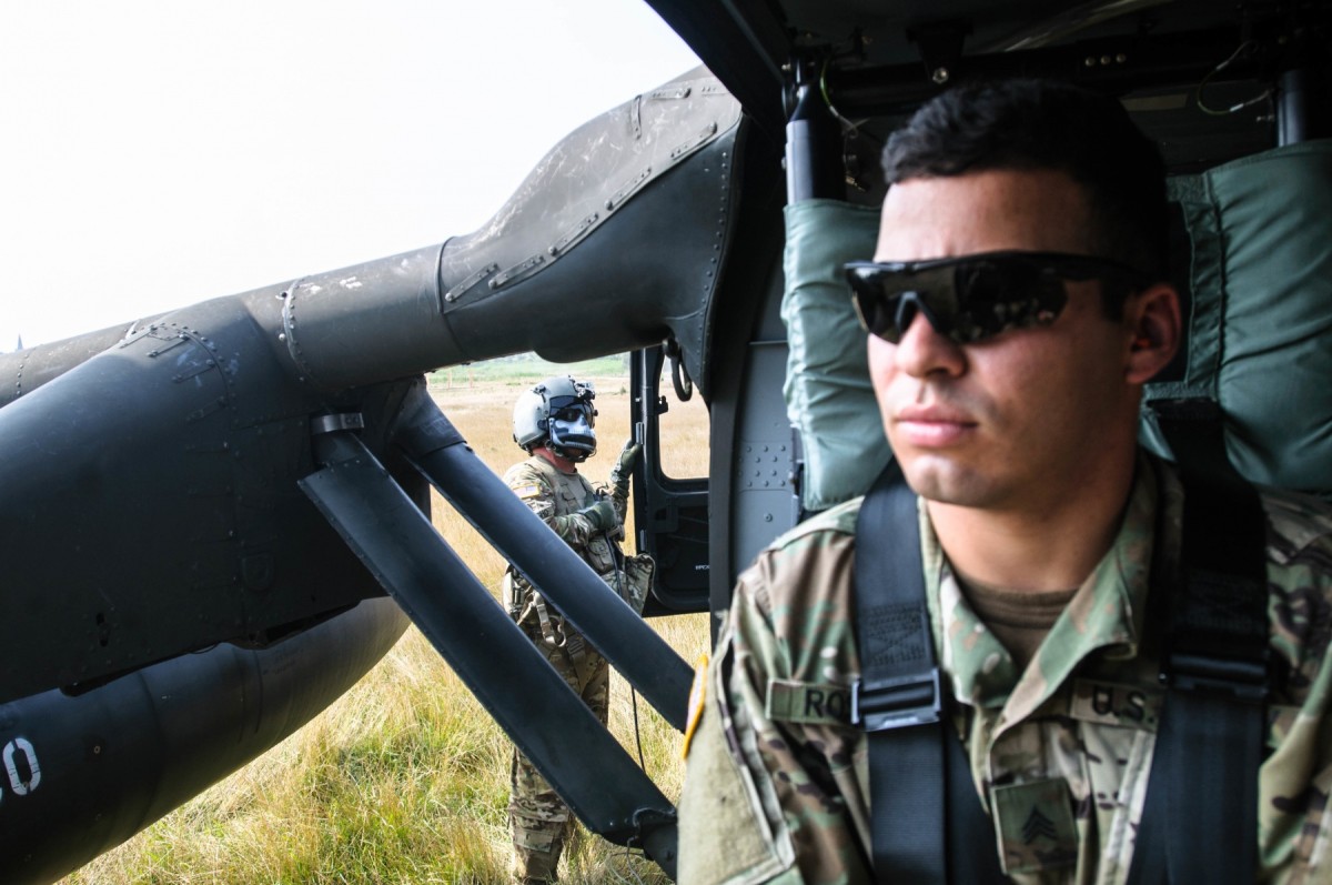 Blackhawk crew chief brings vigilance, experience to Romania | Article ...