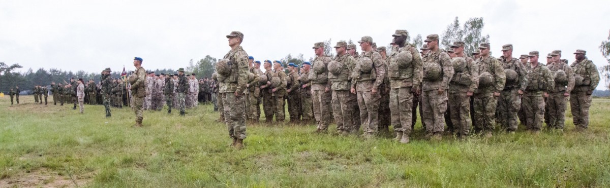 Flaming Thunder Begins, Glory's Guns Soldiers participate in opening ...