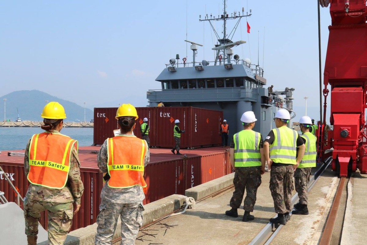 Units and countries work together, refine sea and land transportation ...