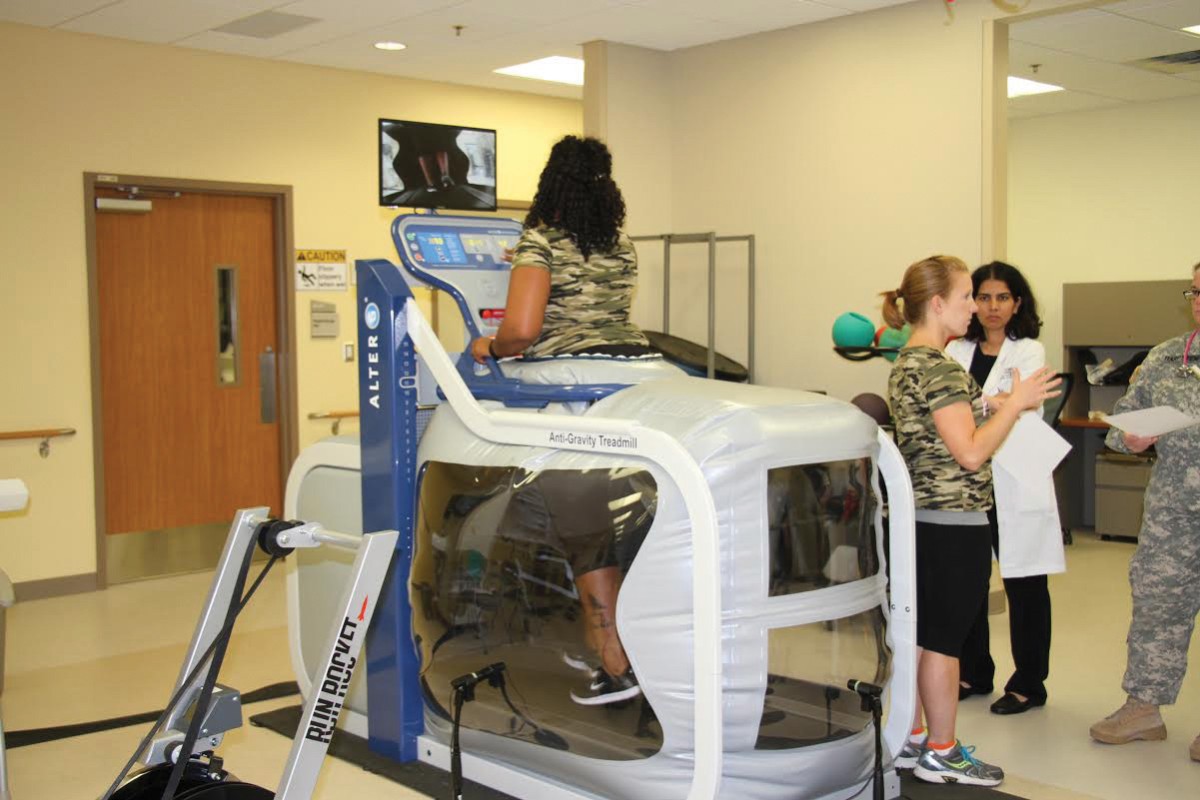 Musculoskeletal specialists provide physical training assistance to ...