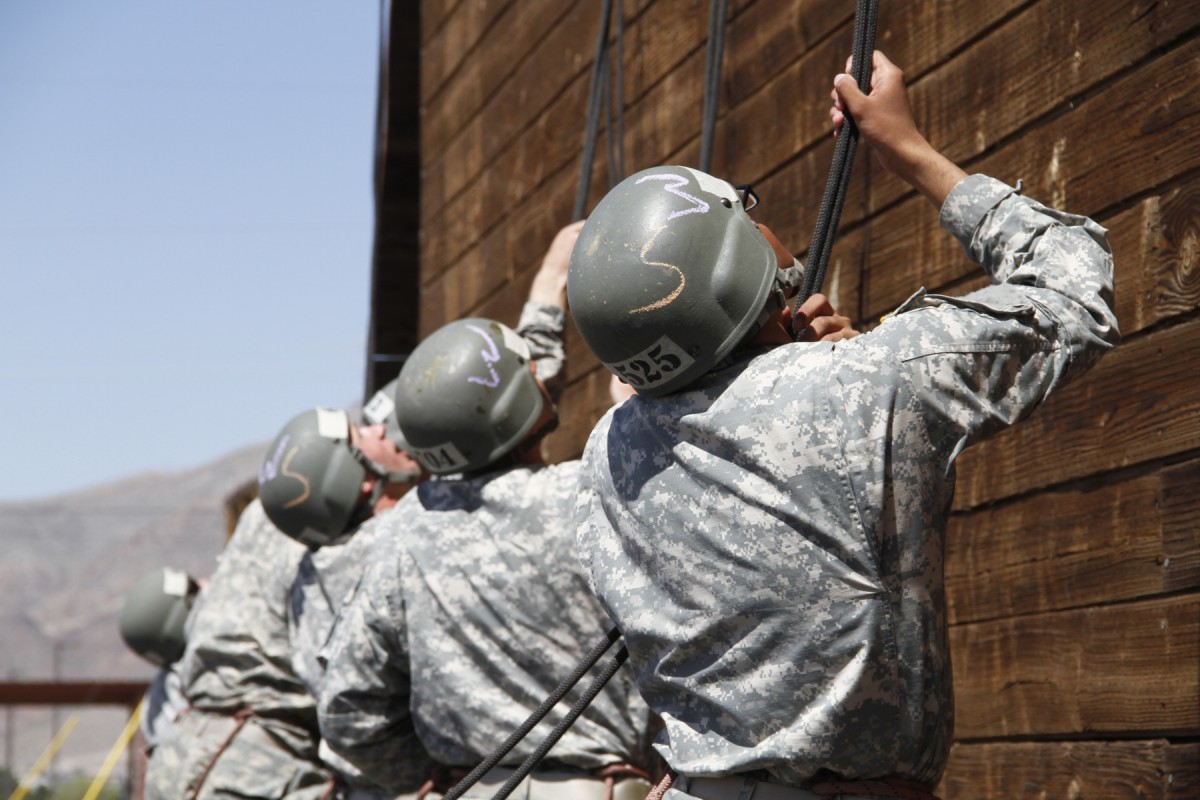At air assault school, students turn mantras into instinct | Article ...