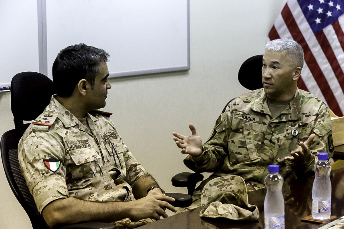 U.S. Army General Hosts a Key Leaders' Engagement with Kuwaiti Forces ...
