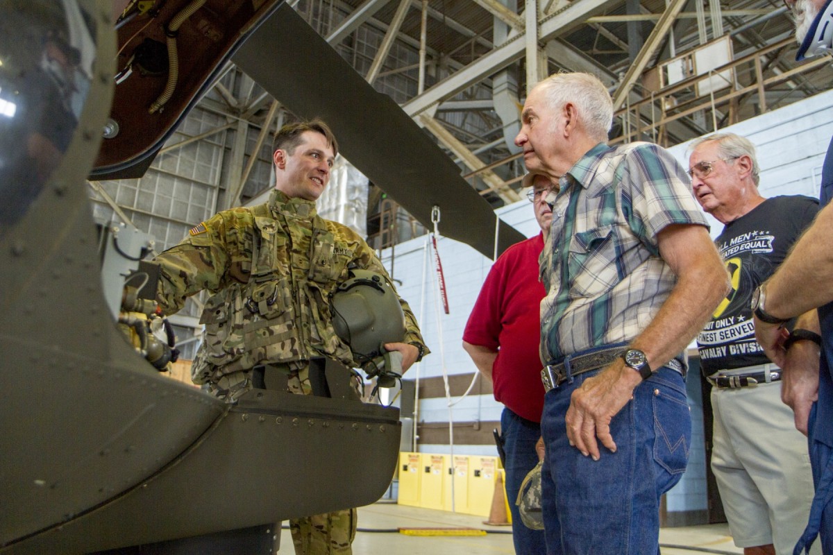3rd CAB hosts multiple veteran reunion tours | Article | The United ...