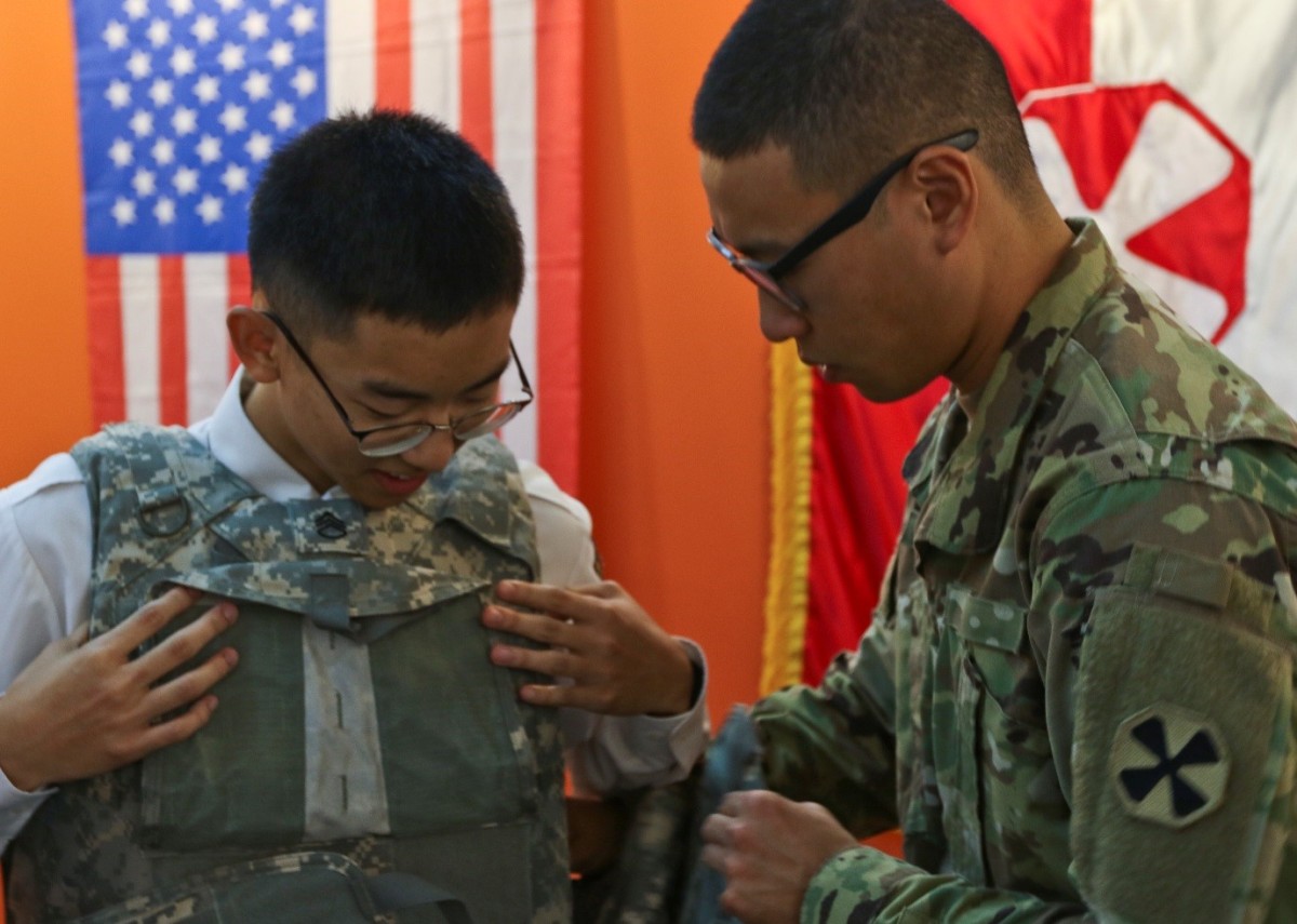 U.S. Soldiers give attendees an Eighth Army experience at ROK Ground ...