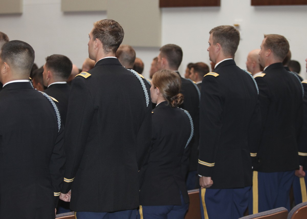 First 10 women graduate Infantry Officer Basic | Article | The United ...