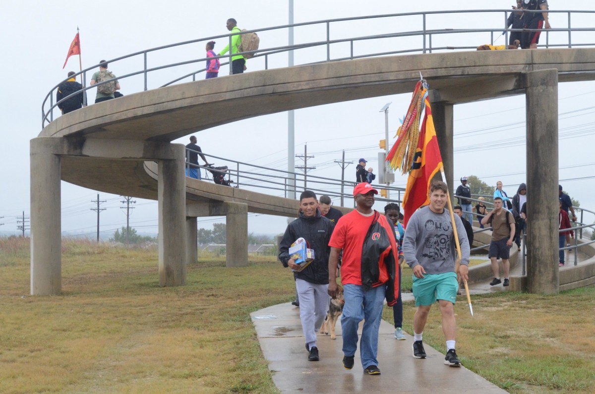 Santa's ruck march spreads holiday cheer | Article | The United States Army
