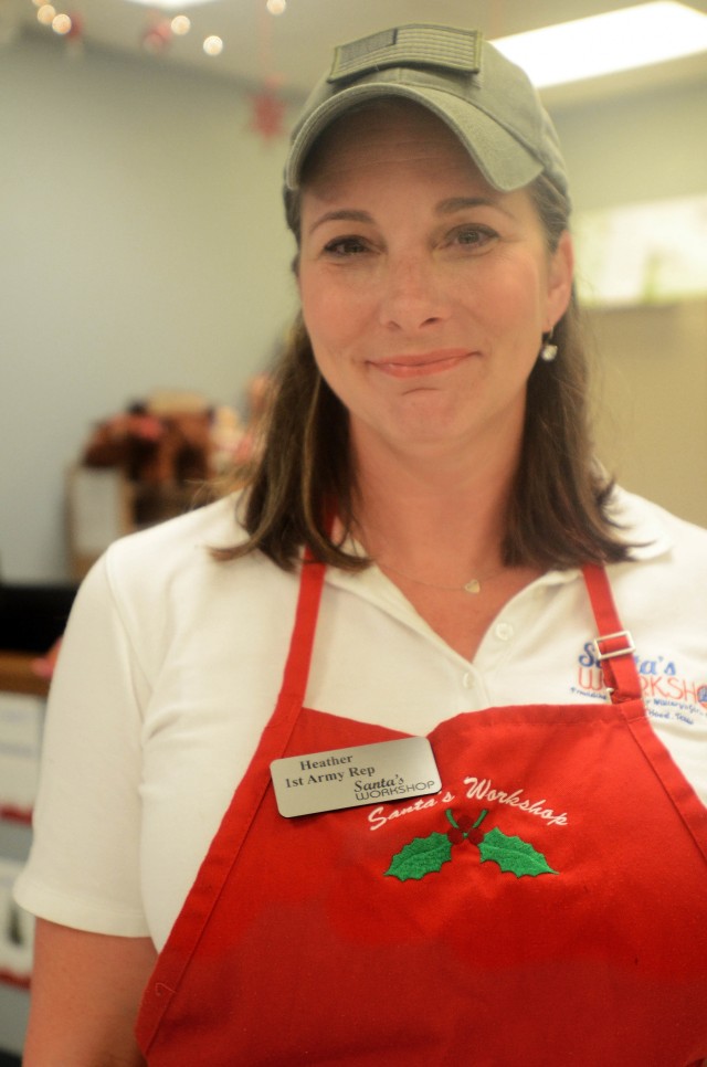 Santa's ruck march spreads holiday cheer | Article | The United States Army