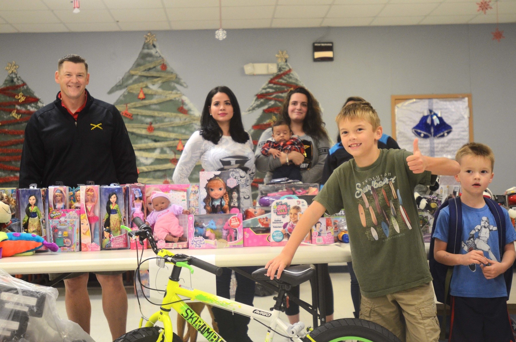 Santa's ruck march spreads holiday cheer | Article | The United States Army