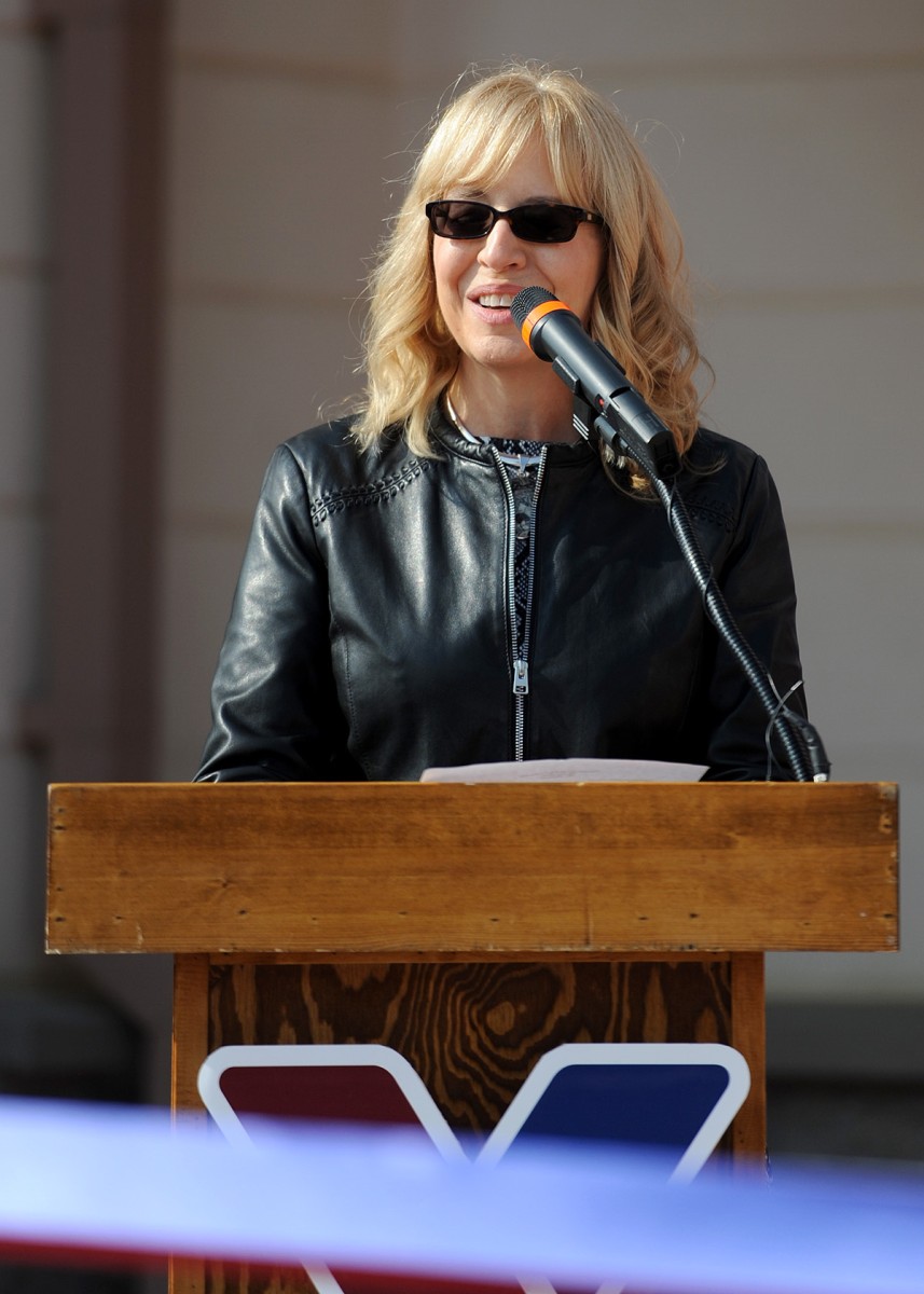 Humphreys officially opens new PX Minimall and AFN broadcast facility ...