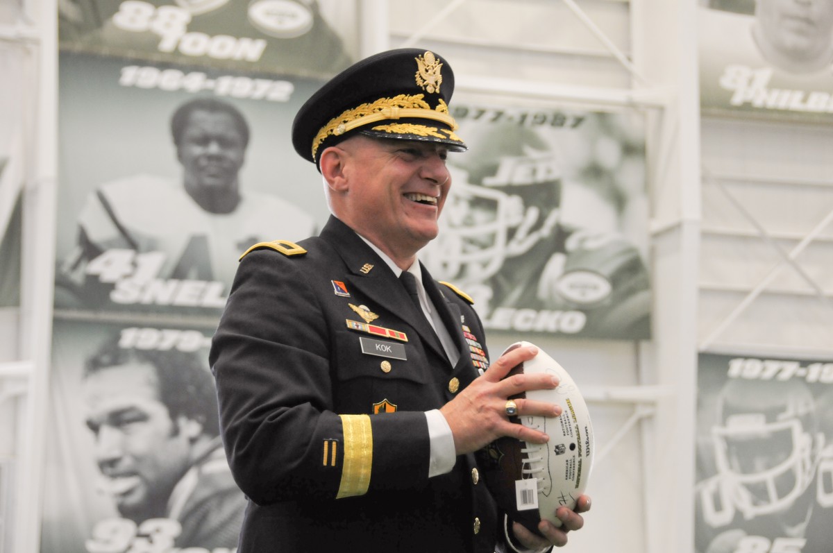 Army Reserve leader joins NFL team to honor Vietnam Veterans | Article ...