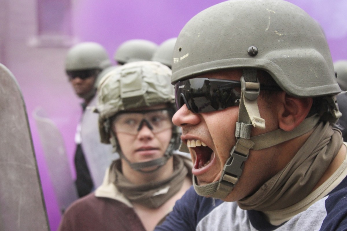 At Dynamic Manor, Soldiers put their riot-control skills to the test ...