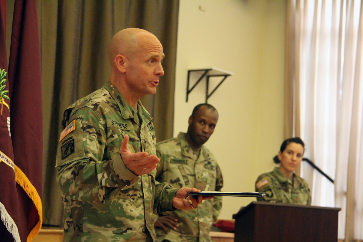 General officer jumps into action, saves another general's life ...