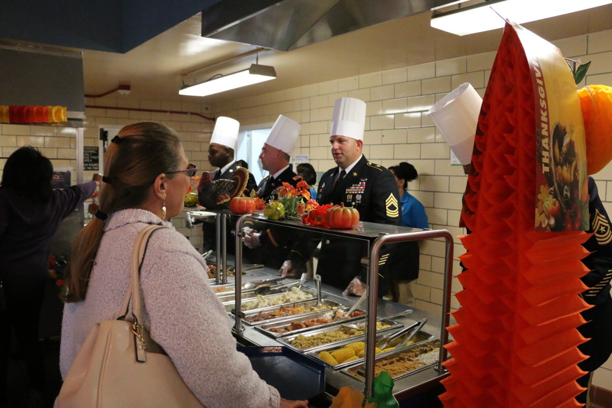 Fort dining facilities celebrate Thanksgiving | Article | The United ...