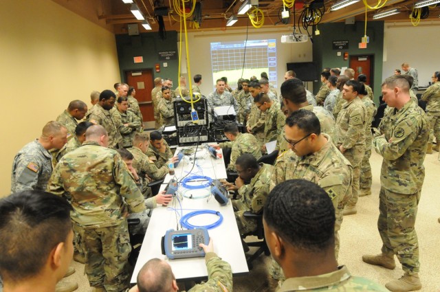 3ABCT Soldiers hone signal skills | Article | The United States Army