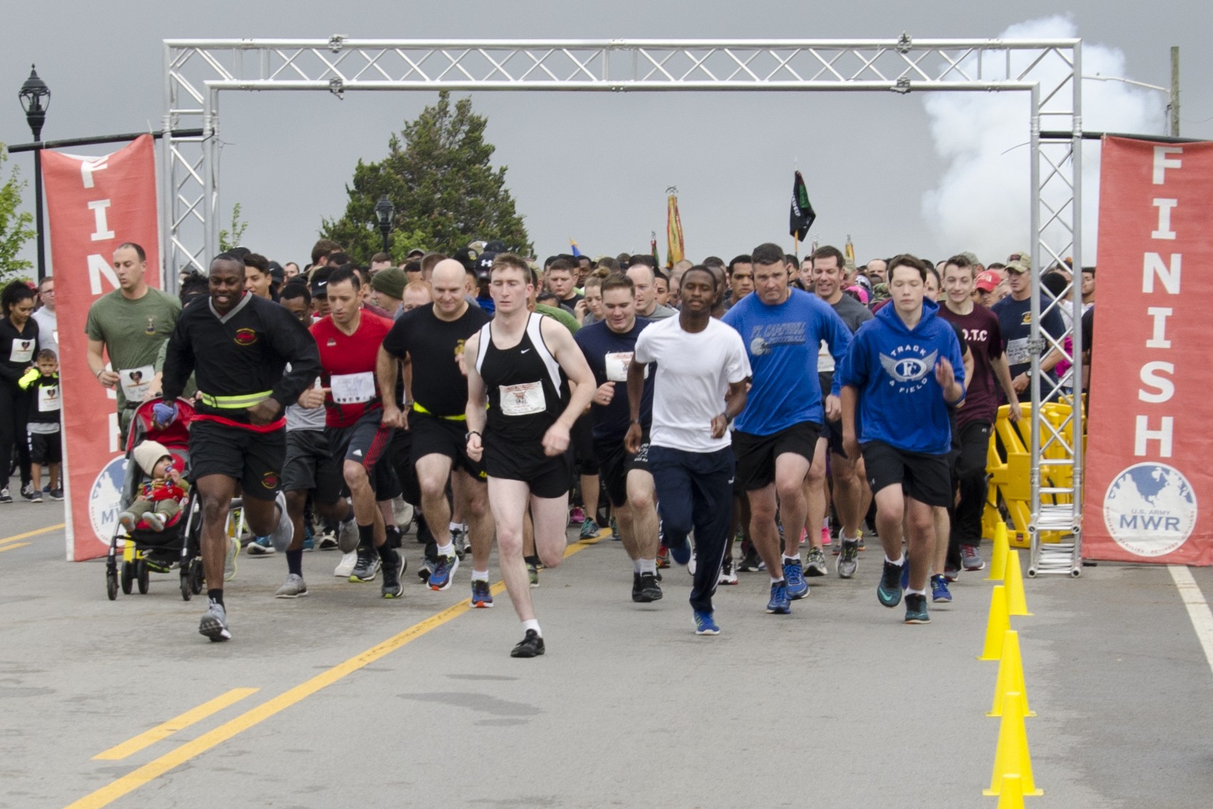 RUN FOR THE FALLEN: Runners gather to honor lives of fallen Soldiers ...