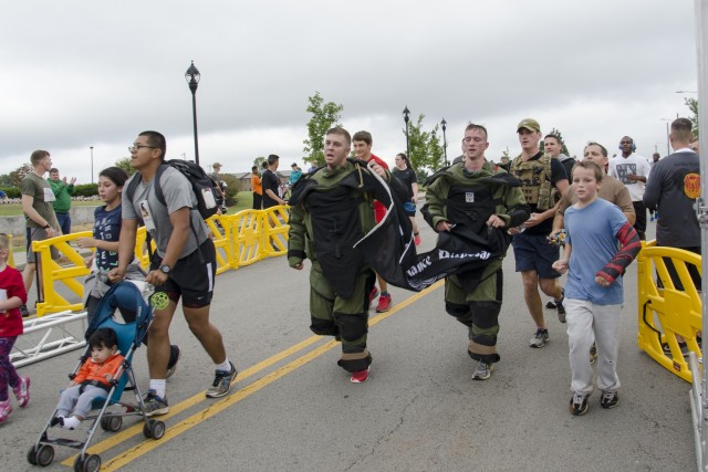 RUN FOR THE FALLEN: Runners gather to honor lives of fallen Soldiers ...