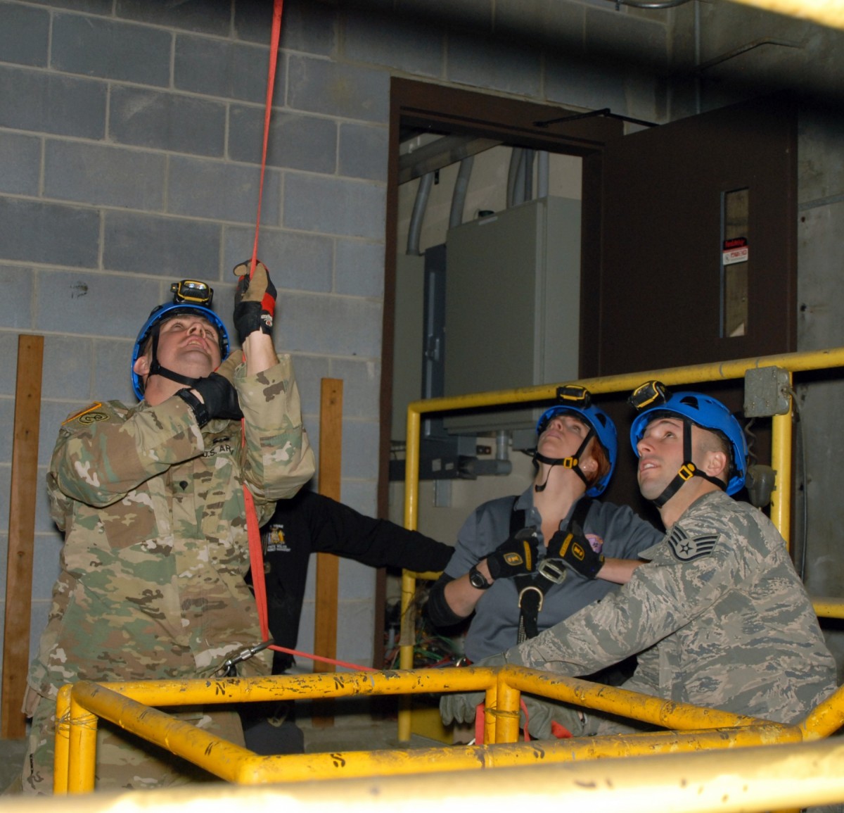 New York National Guard Civil Support Team training State Police in ...