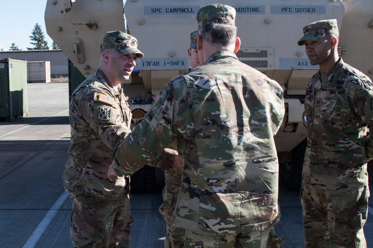 Thunderbolt Soldier Receives the Artillery's Gruber Award | Article ...
