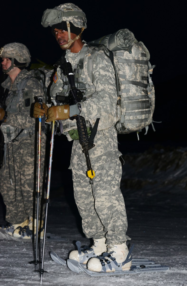 Soldiers take on biathlon, shooting in harsh arctic conditions ...