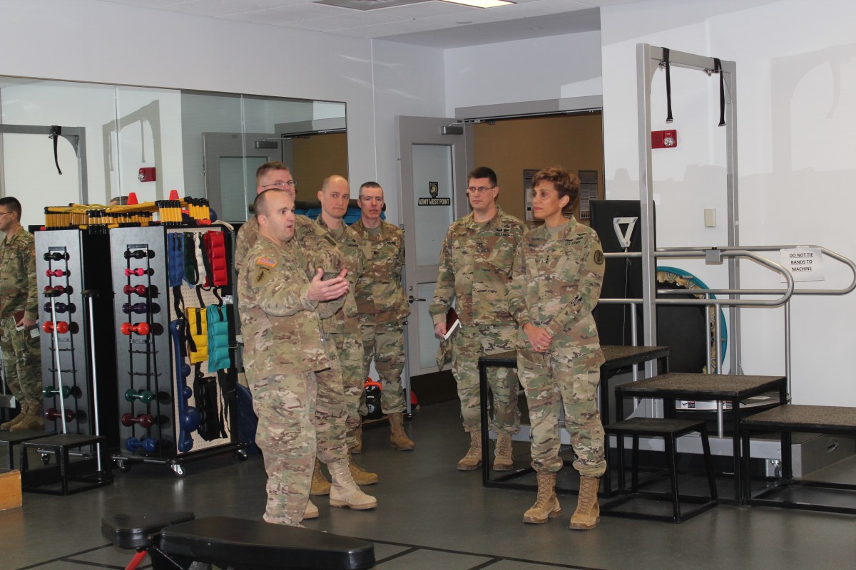 U.S. Army Surgeon General visits Keller ACH | Article | The United ...