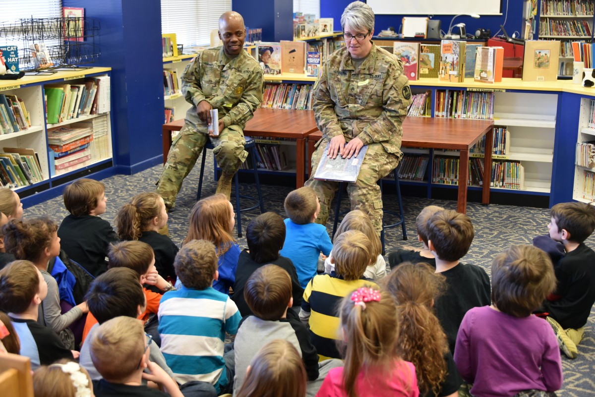 SMDC Soldiers read to local students | Article | The United States Army