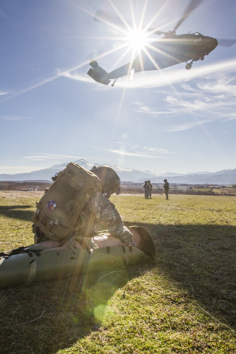 Flight Medic Shields Patient During Training | Article | The United ...