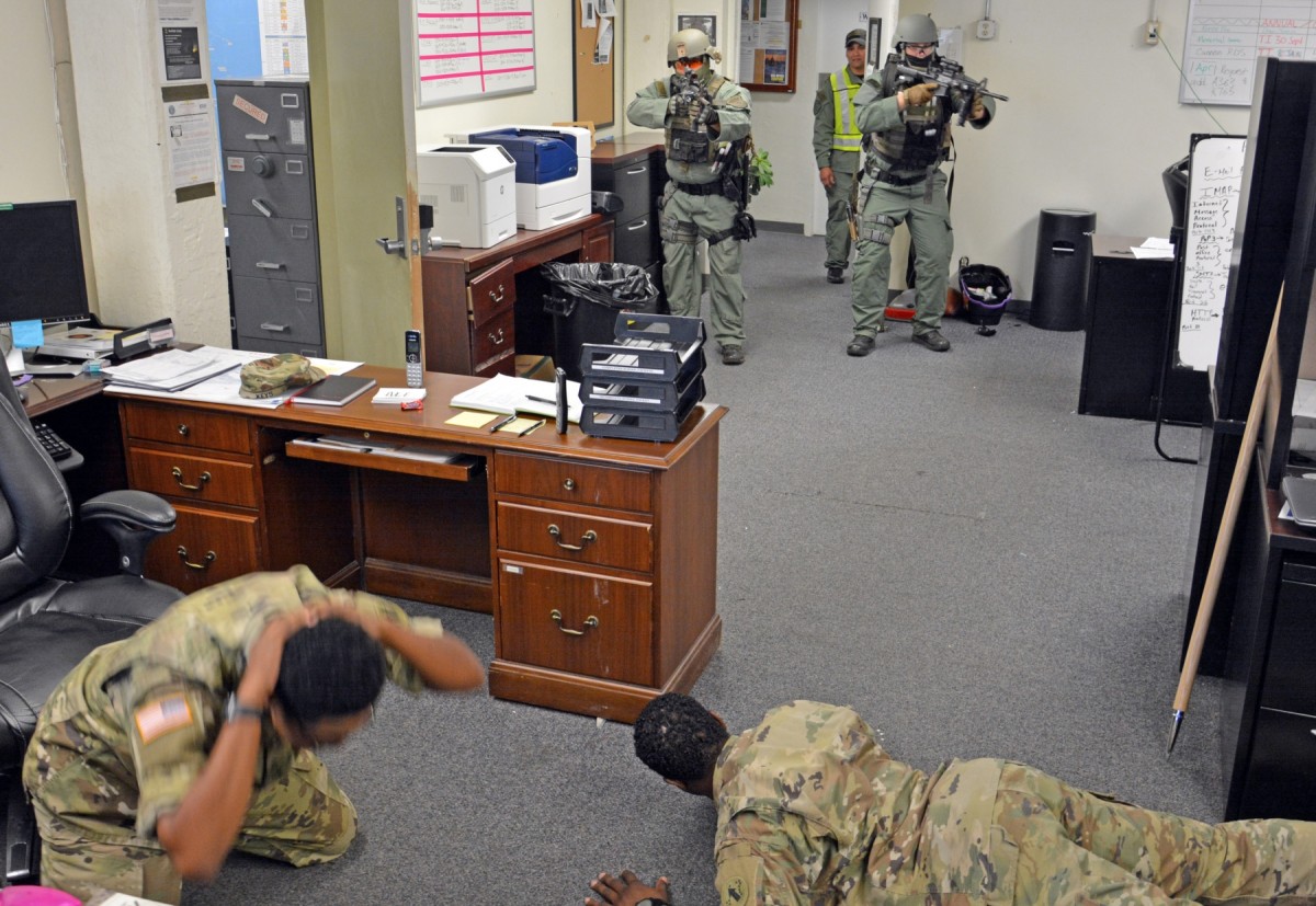 8th MP's SRT evaluates USARPAC HHBNs' readiness, provides critical ...