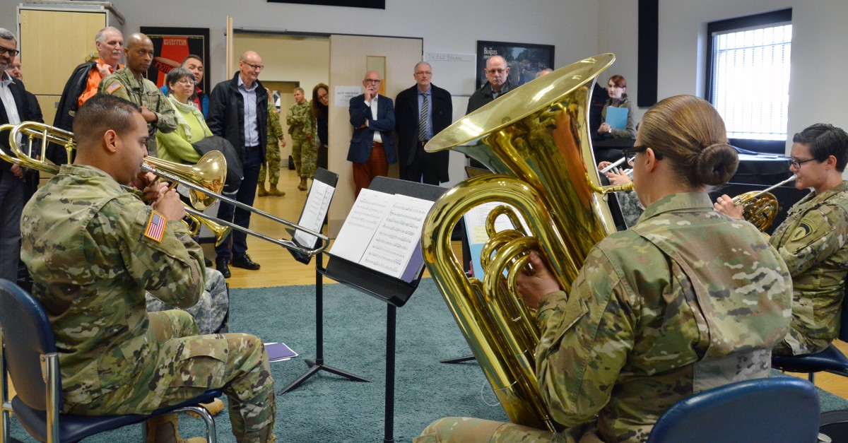 USAG RP, local mayors strengthen partnerships | Article | The United ...