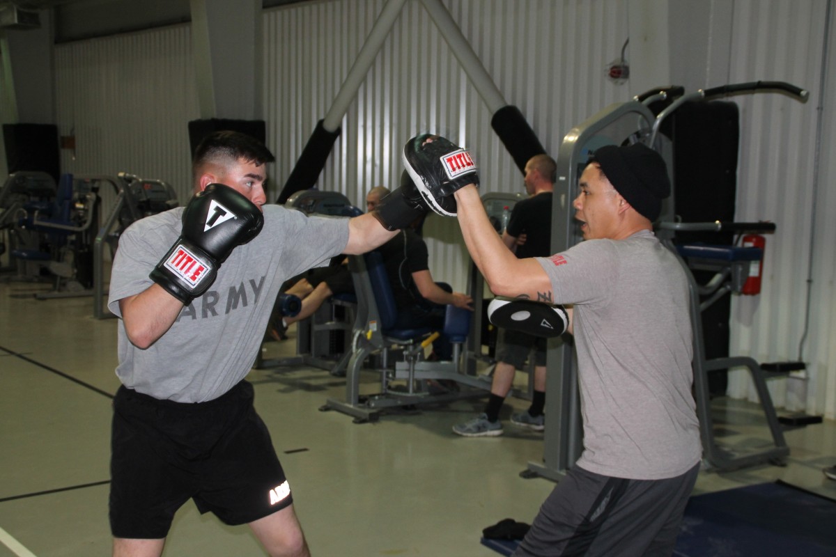 1-8 IN Soldiers take love of boxing to Romania | Article | The United ...