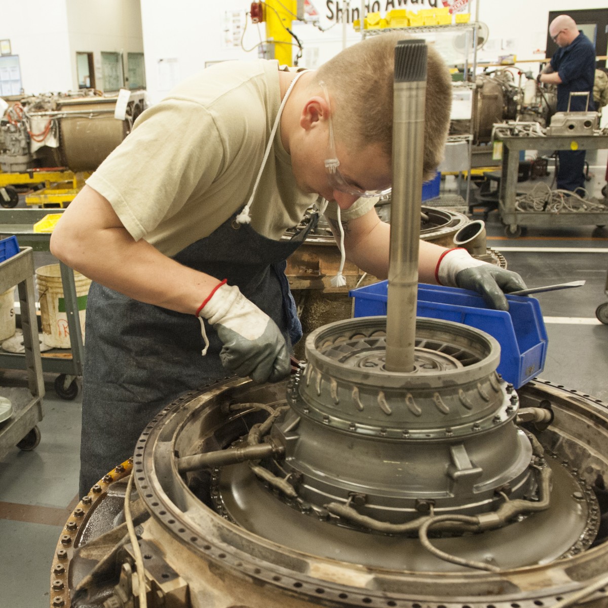 Training with maintenance experts | Article | The United States Army