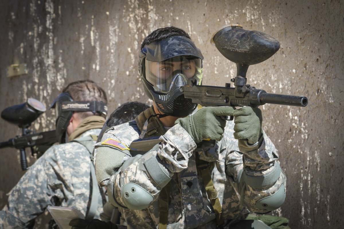 Signal Soldiers tackle urban operations and obstacle course during Best ...
