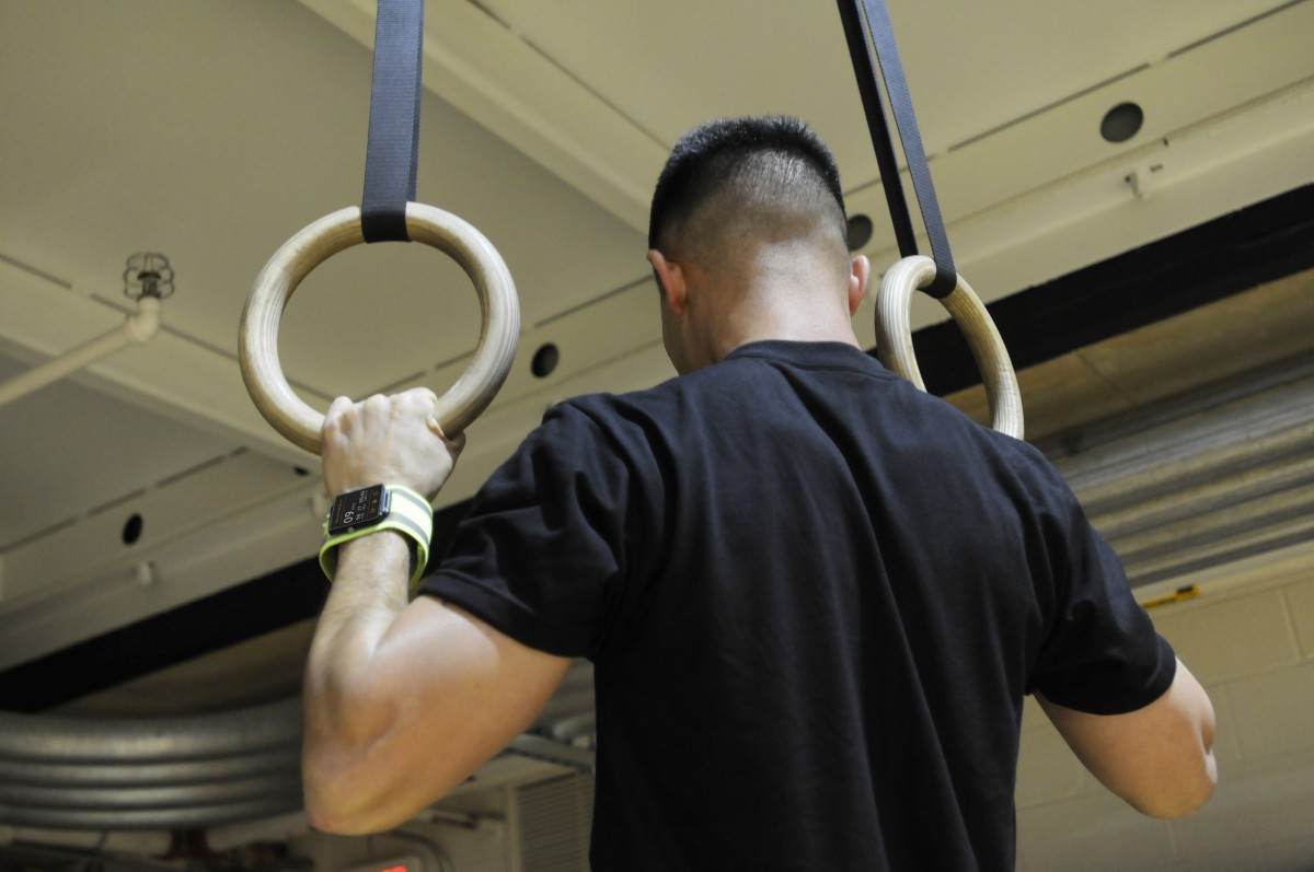 Army to issue PT bracelet with 24/7 fitness tracking, remote mentoring ...