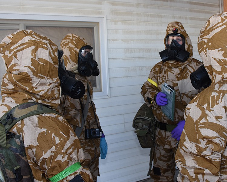U.K. Gunners learn Chem/Bio Defense at Dugway | Article | The United ...