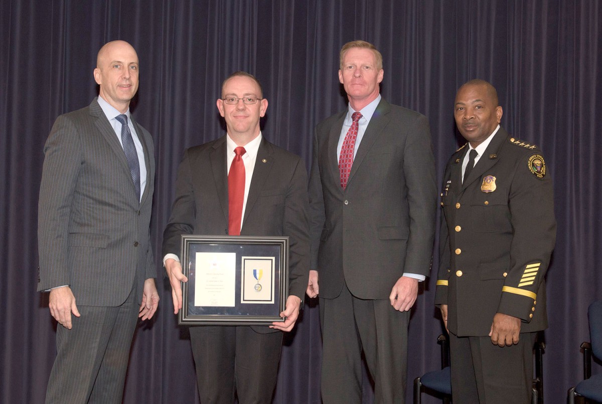 Army officer honored for saving lives, others honored for saving his ...