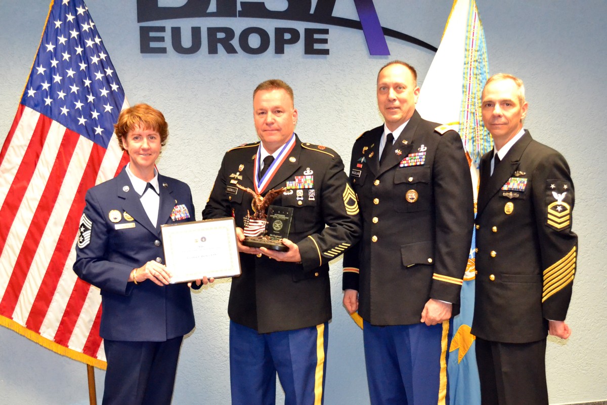 Gray Cyber Center wins DISA award | Article | The United States Army